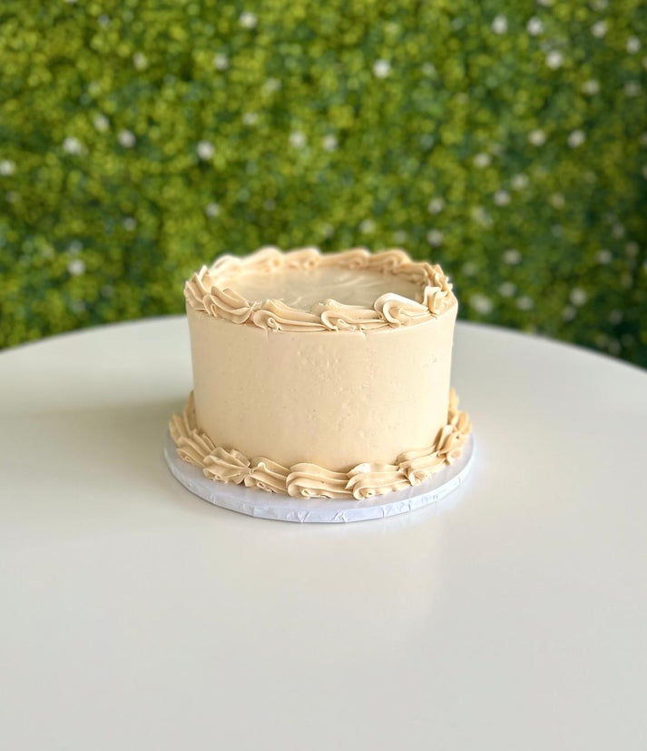 Vanilla Caramilk cake – Milk&HoneyCakery